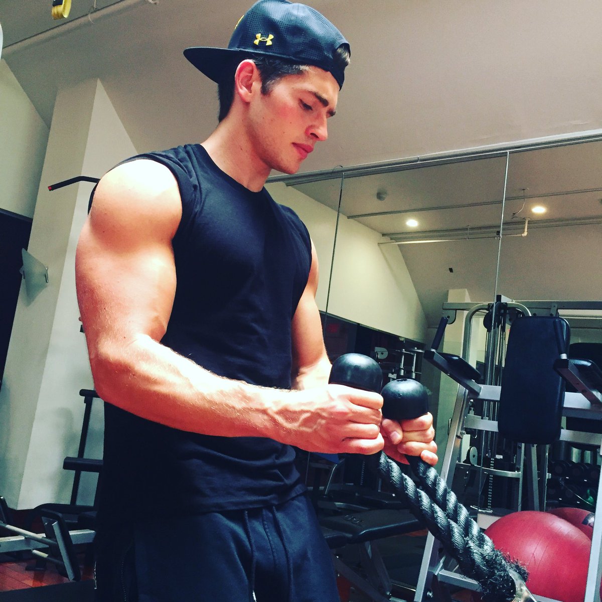 Gregg Sulkin Muscles