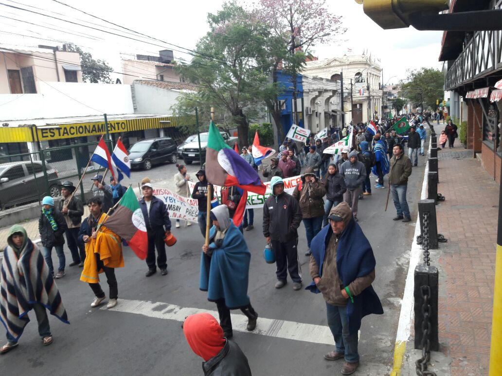 Campesinos paraguayos continúan protestas por reivindicaciones ...
