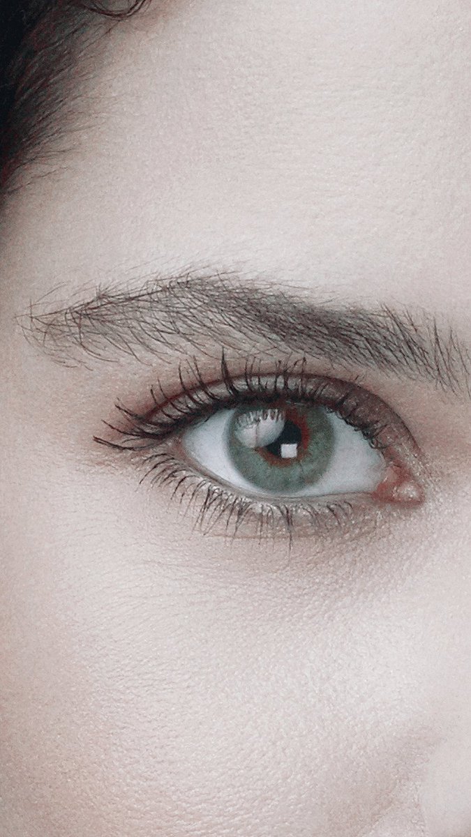 Beren Saat Eyes