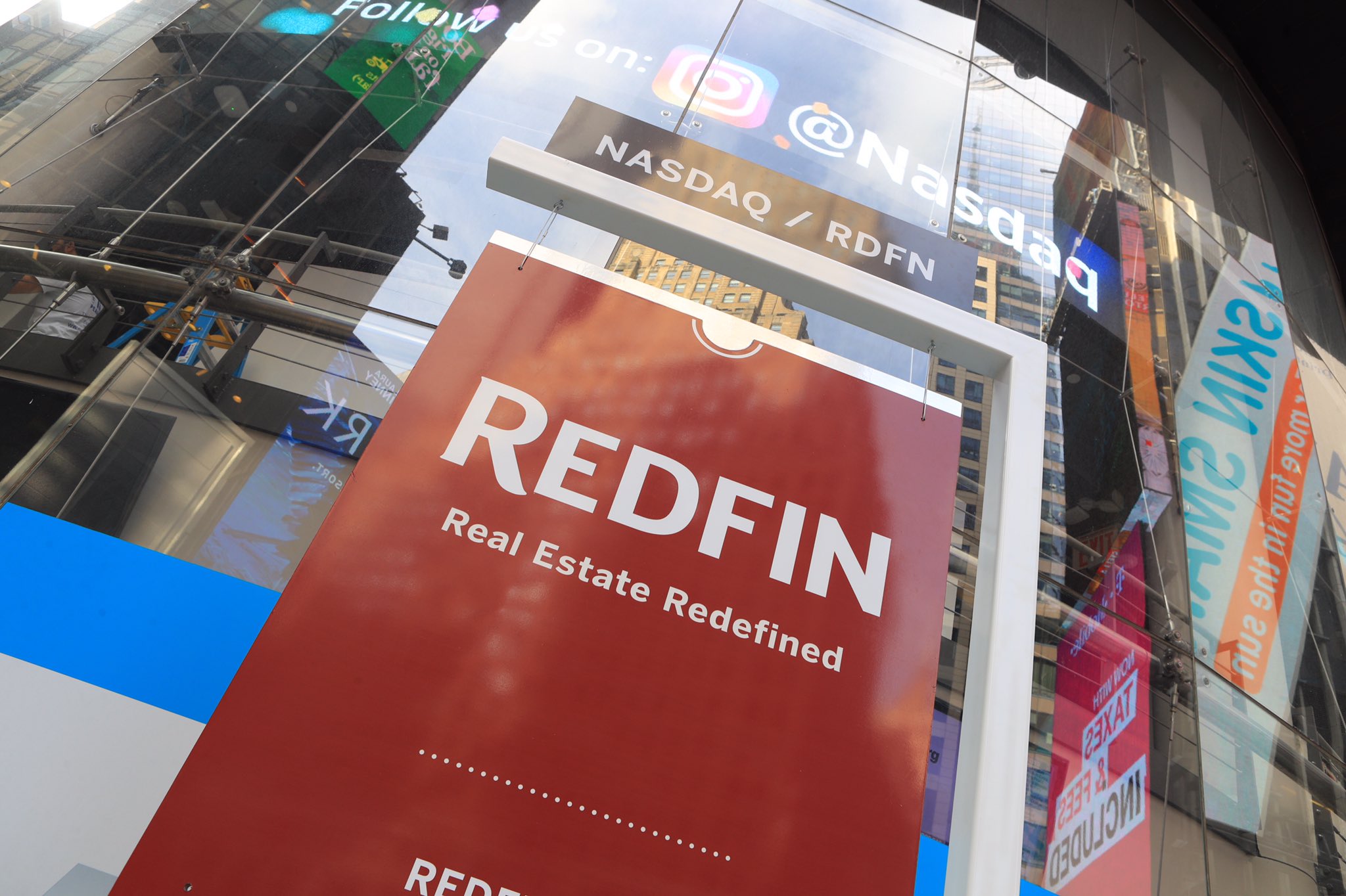 Redfin Logo