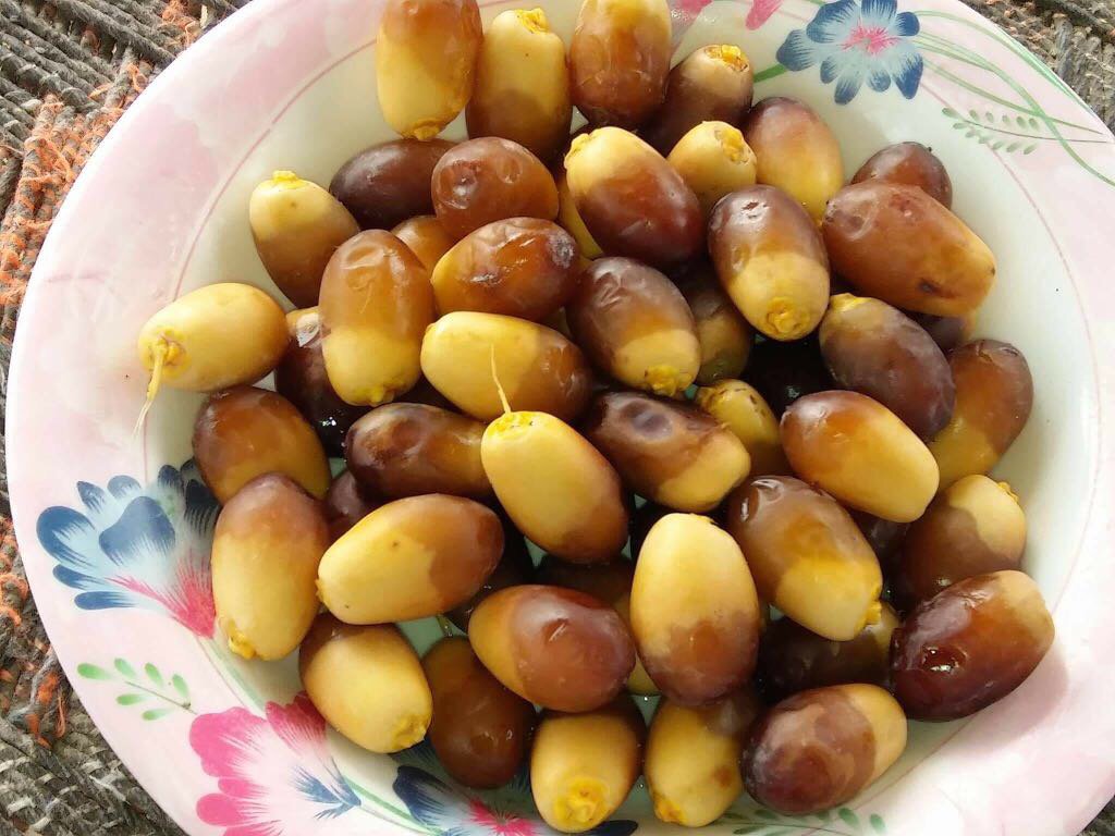 Fresh Ripe Dates