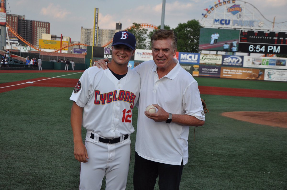 Shooter McGavin Threw Out First Pitch & Sang “Take Me Out To The Ball ...