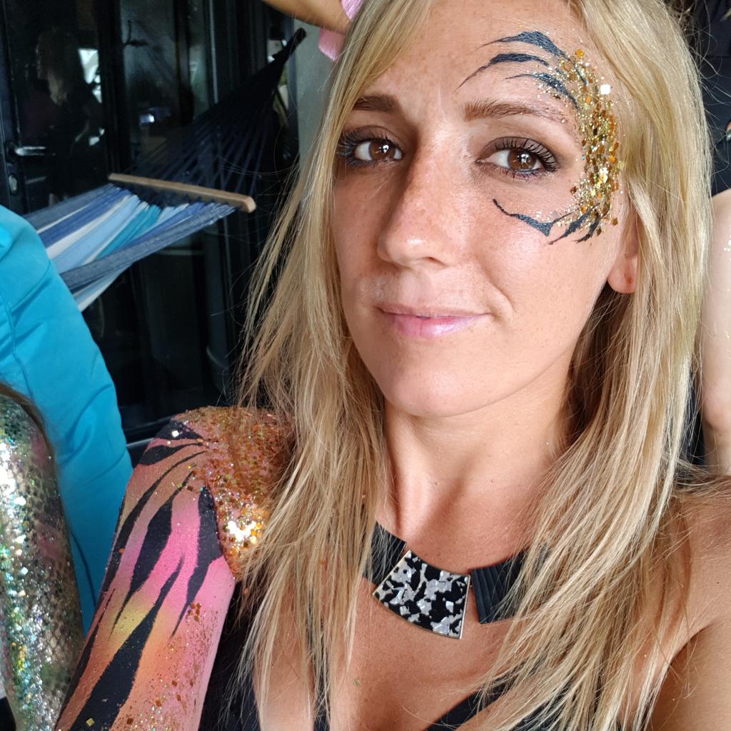 Francesca Cox's Instagram, Twitter & Facebook on IDCrawl