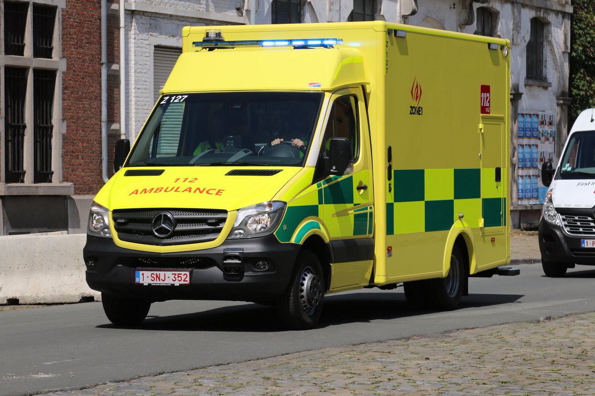 Some more European Emergency Vehicle Paintwork for you : r/europe