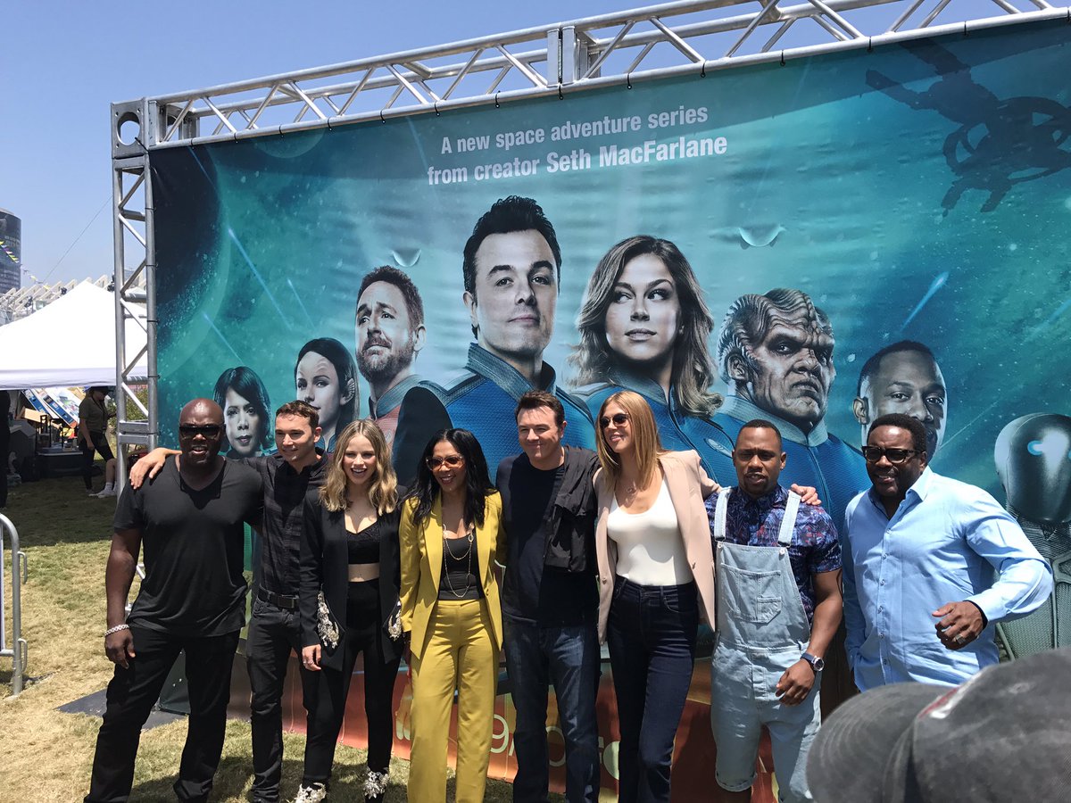 The cast at Comic Con : r/TheOrville