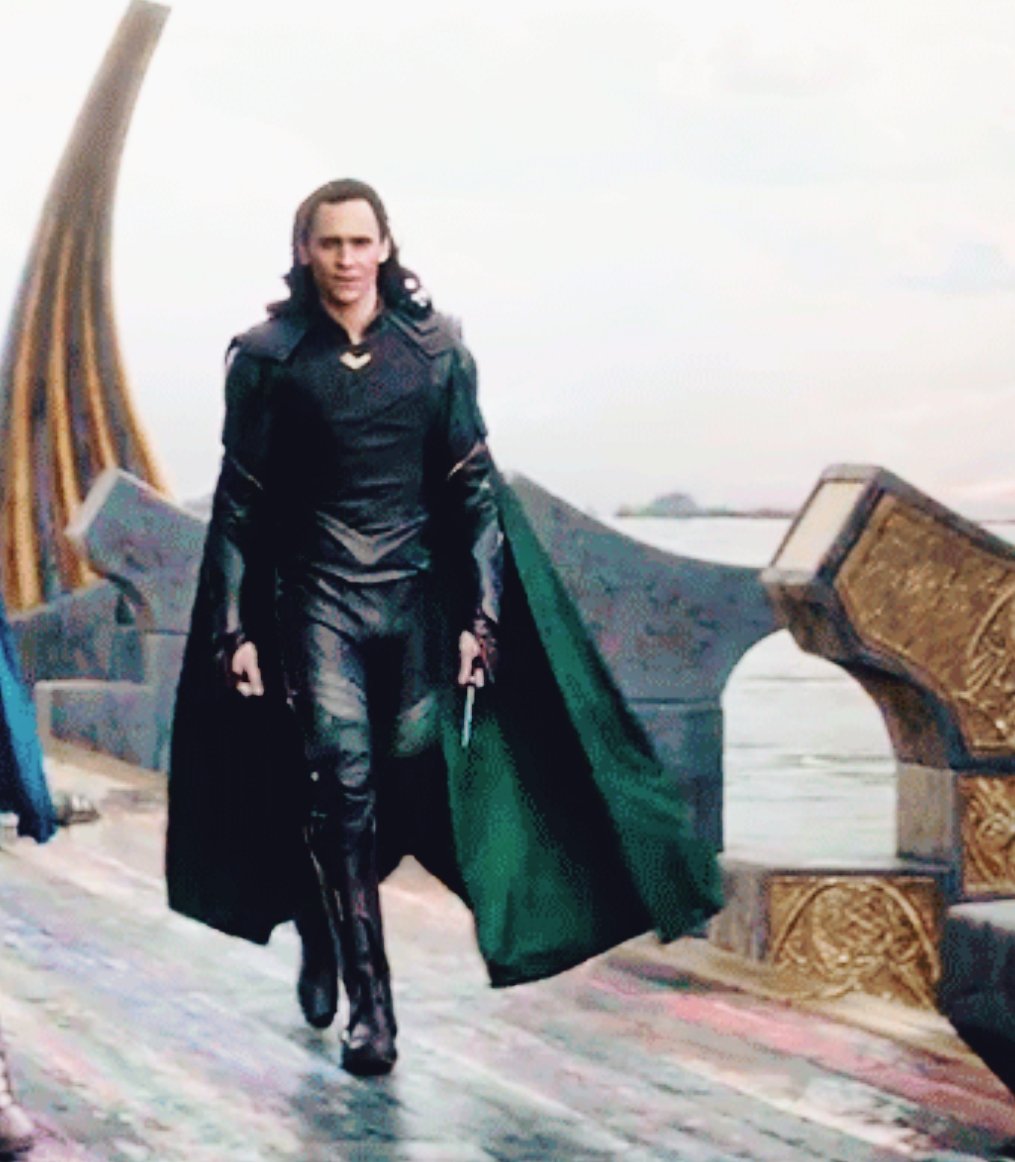 Tom Hiddleston Loki Full Body