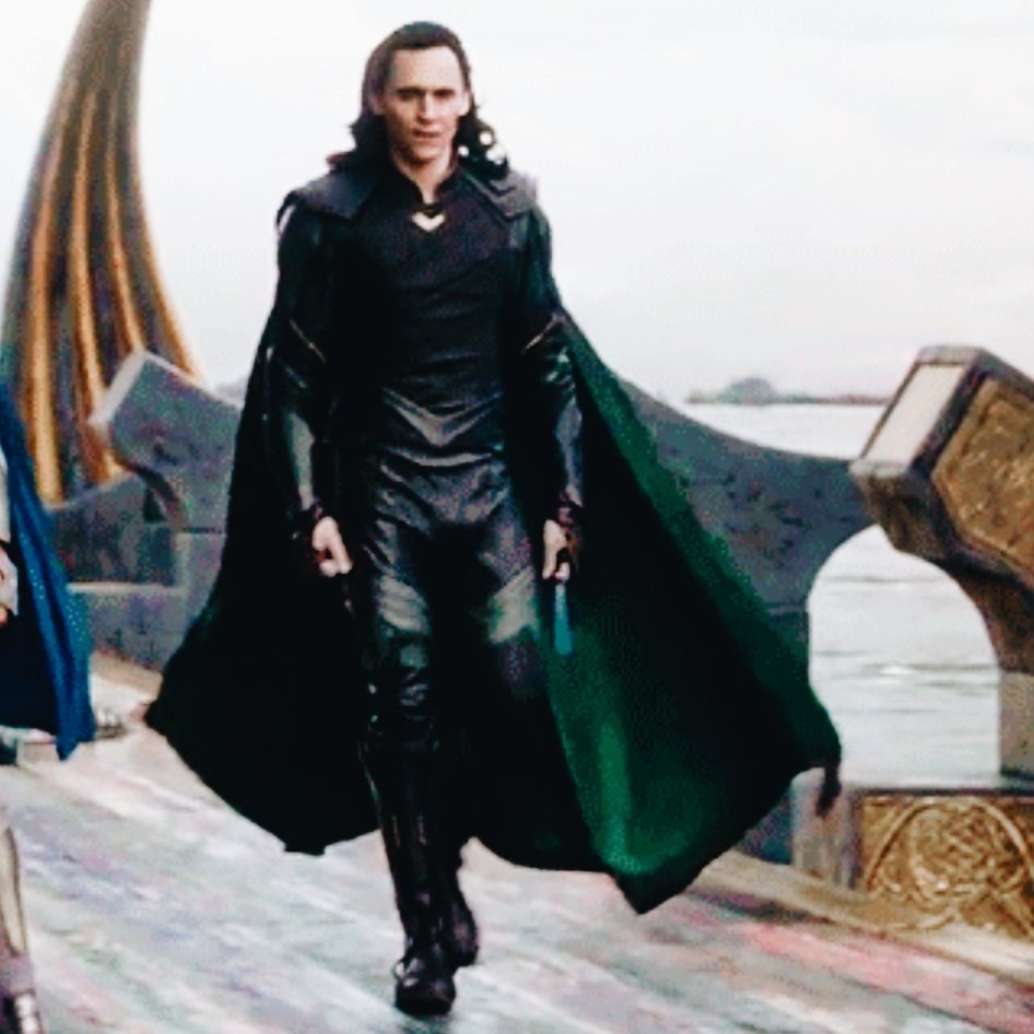 Loki Tom Hiddleston Full Body