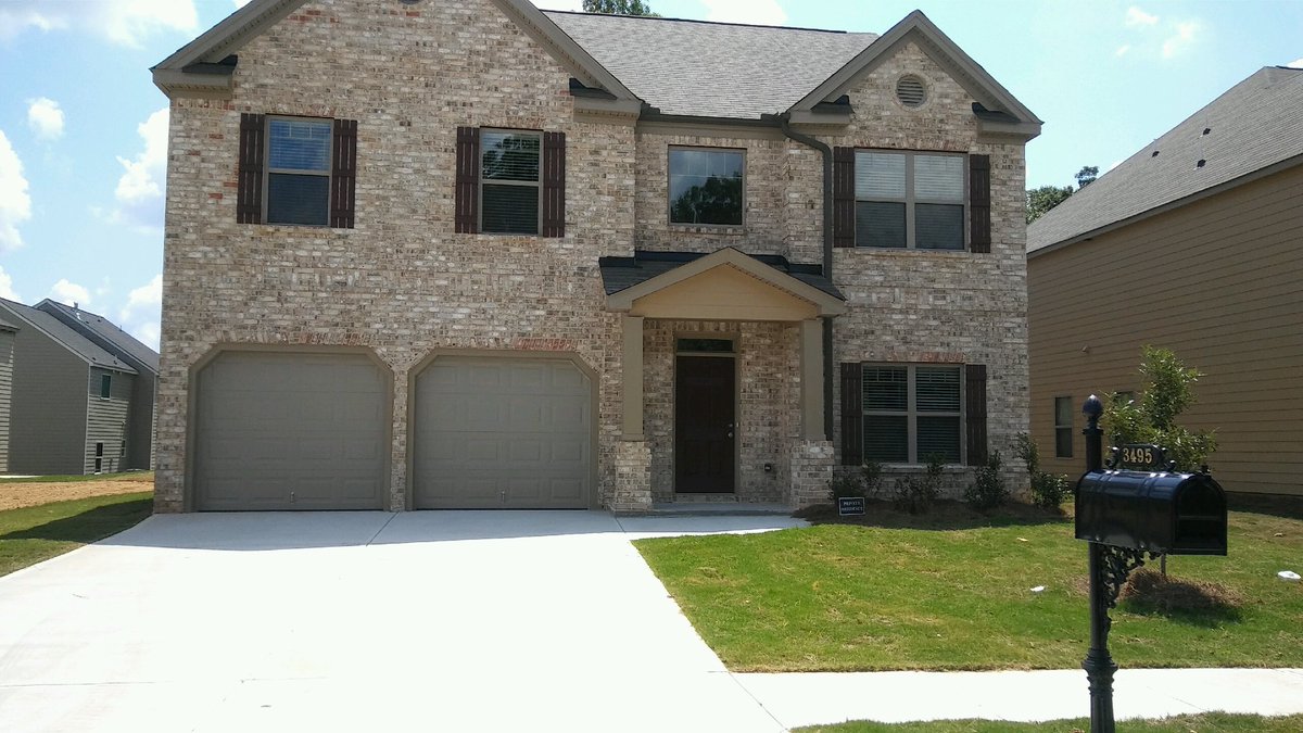 The Journey of Raynette Leonard: Artistry and Resilience