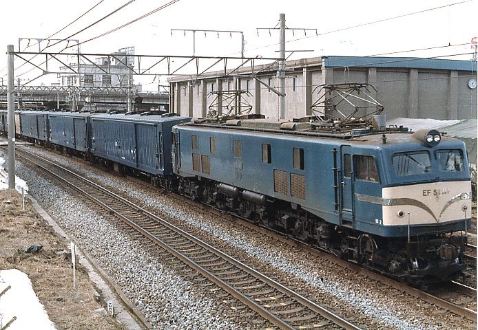 おざよう on Twitter: "EF58いろいろ3 1．下関集中配置時代のEF58-100。運用中に故障して小郡留置～廃車されたカマ 2．EF58-101荷物列車。竜華のゴハチでもないのに ...