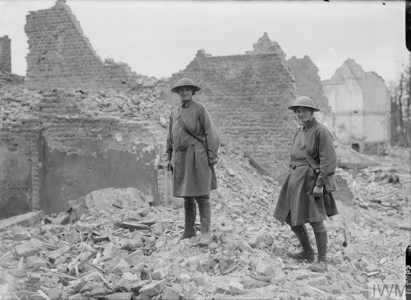 Jul 30, 1917 - Elsie Knocker and Mairi Chisholm, two British nurses ...