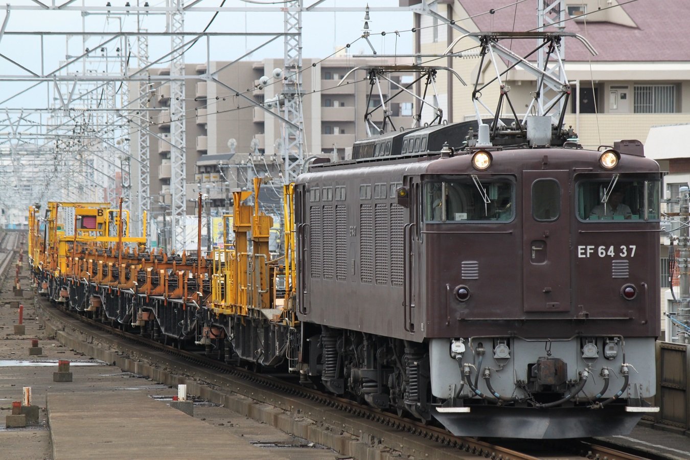 Y on Twitter: "隅田川送込 小淵沢工臨返空 単8581レ EF65-2127+HD300-5 工9872レ EF64-37+ロンチキB10B 送込10:09 工臨10:19 ...