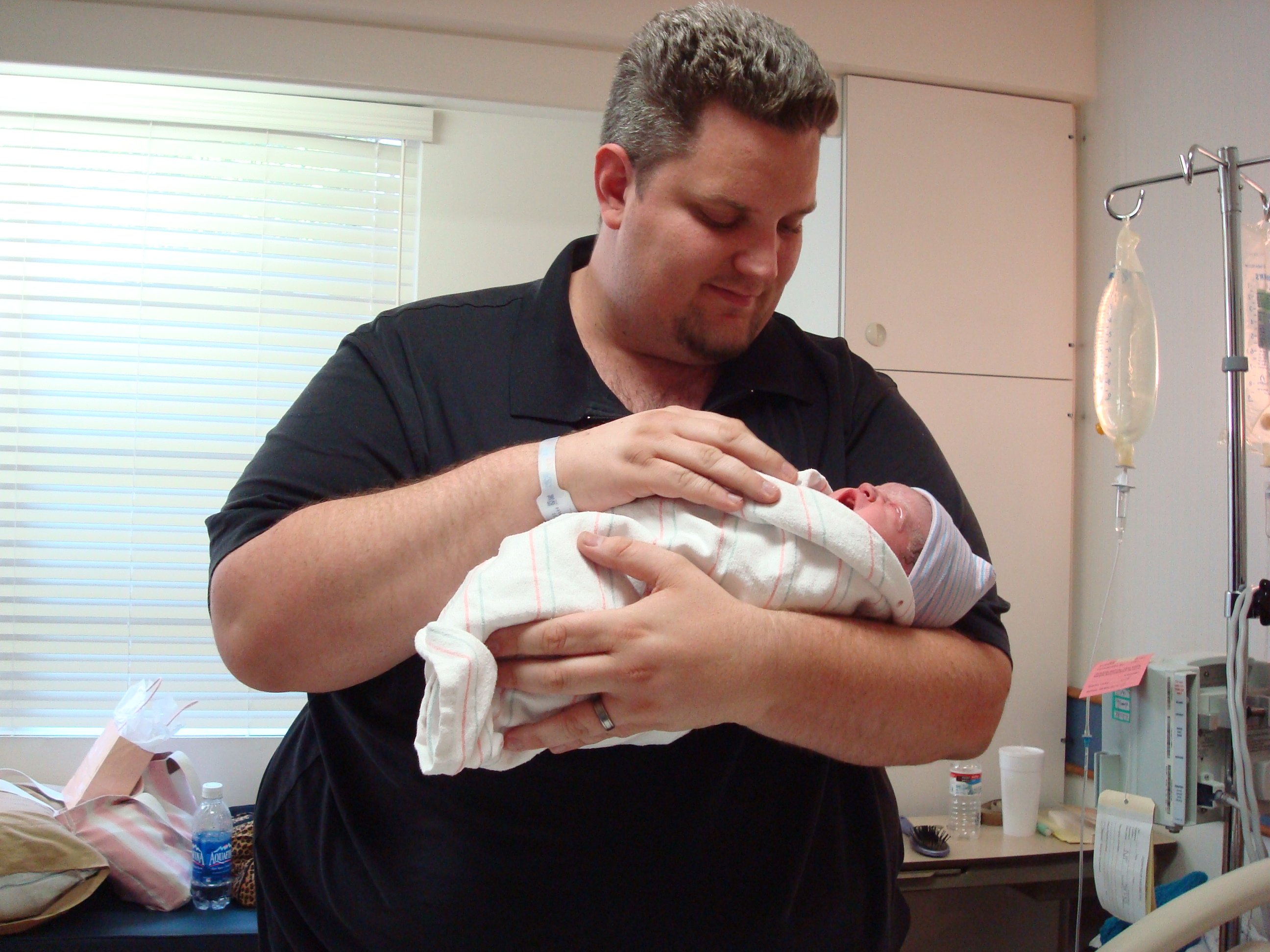 JayzTwoCents on Twitter: "The day I became a father... man I was a big boy! https://t.co ...
