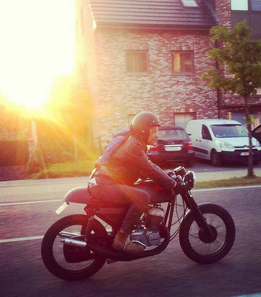 Jawa 350 Cafe Racer 2017 | Reviewmotors.co