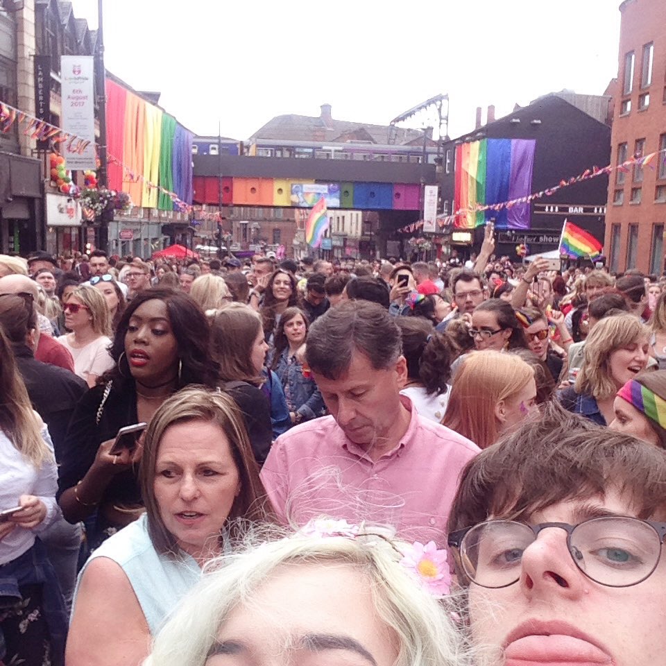 「Baby's first pride yesterday with @leafi」|Aya 🌷⚰️🎀のイラスト