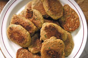 El ahuautle, ingrediente con el que se preparan tortitas y otros ...