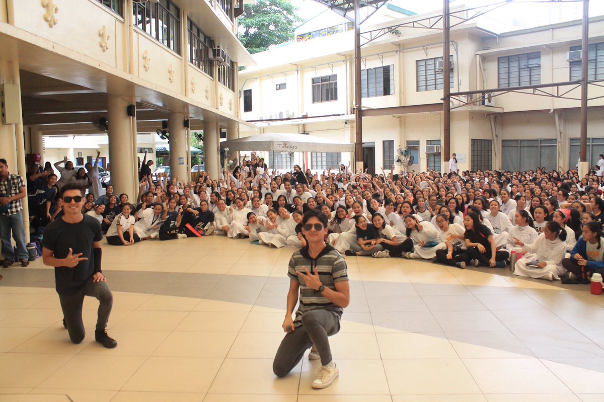 Assumption College Makati Logo