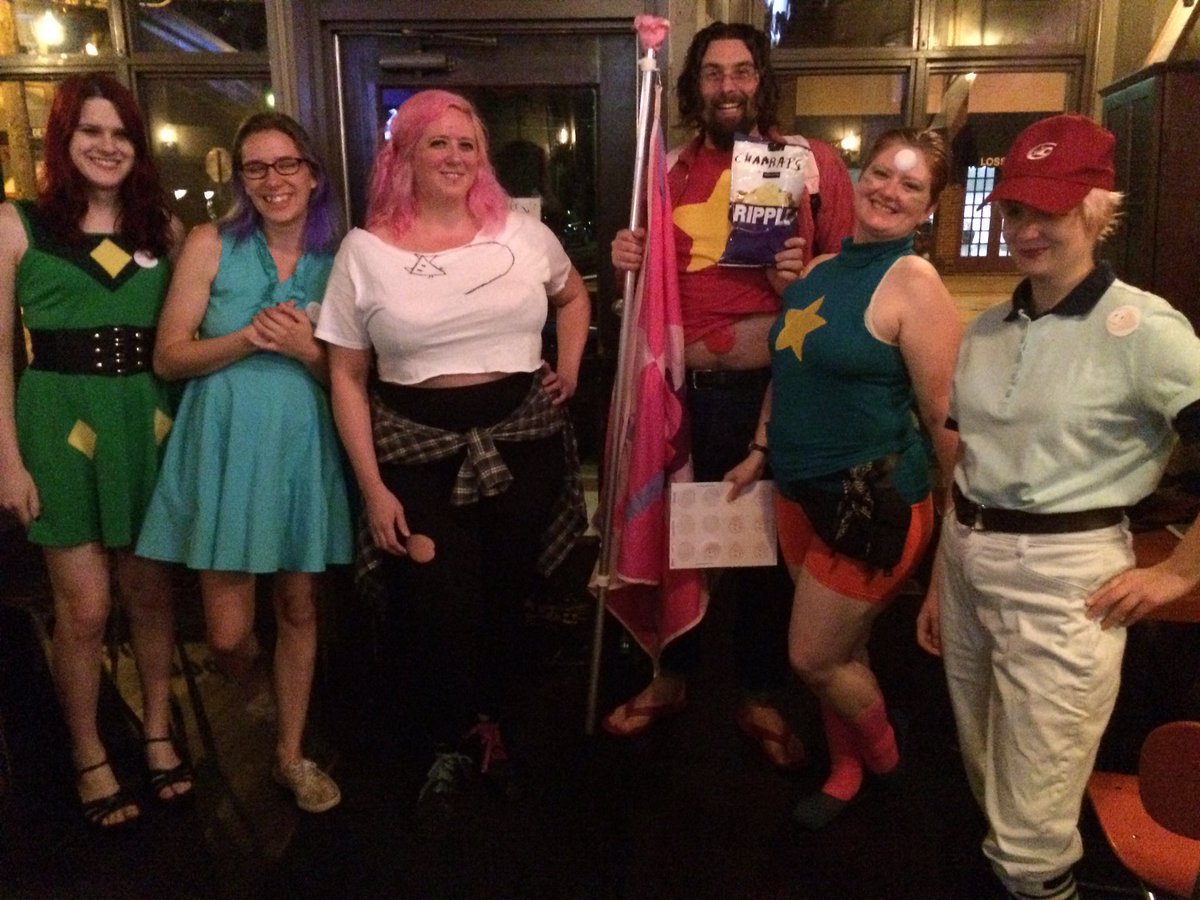 SU Cosplay Night at my local geek bar : r/stevenuniverse