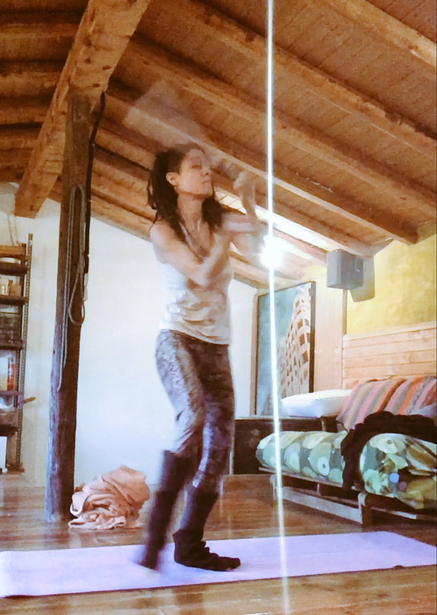 #poiqueen hashtag on Twitter