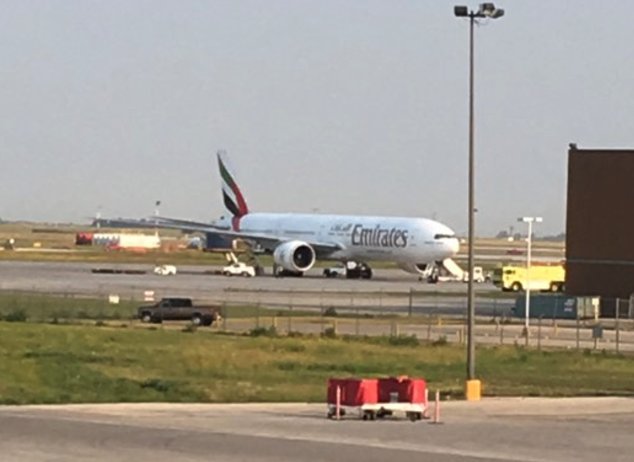 LIVE Emirates EK221 from Dubai to Dallas just diverted to Winnipeg (pic ...
