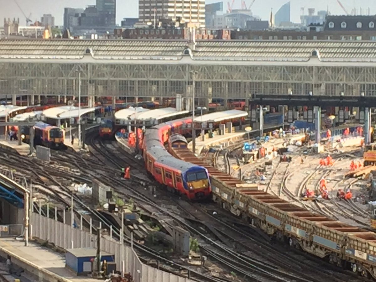 Disruption all day after train derails at Waterloo - ITV News