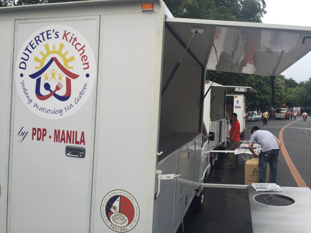 PDP Laban food trucks distribute food packs to pro-Duterte rallyists at ...