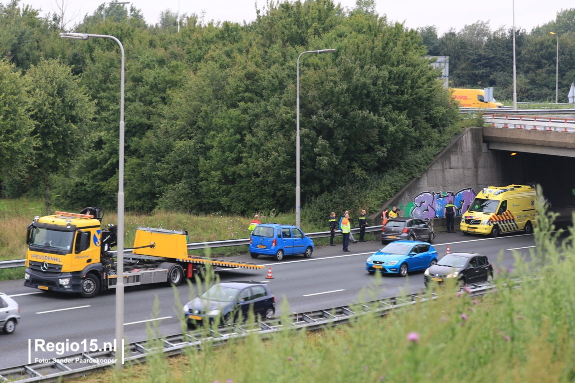 Redactie Regio15.nl on Twitter: "Aanrijding twee auto's op de #A13 -> #Rotterdam thv hmp 5,3 ...