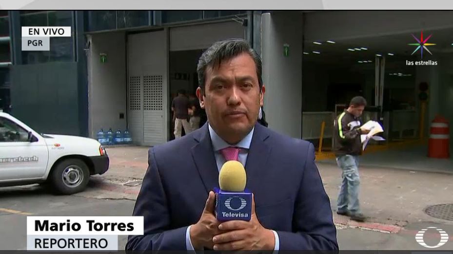 En vivo: Mario Torres, reportero, desde la PGR ...