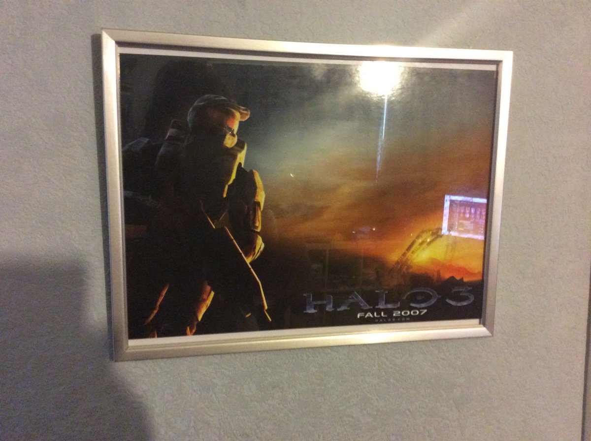 What is a good Halo themed gift for my brother? : halo