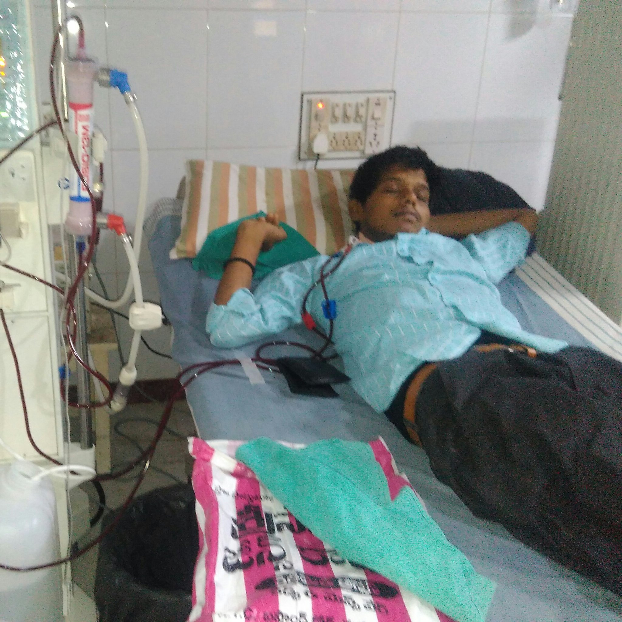 Prashanth on Twitter: "Hi madam Please help me Na two Kideny filled Kideny transfer chiyille ...