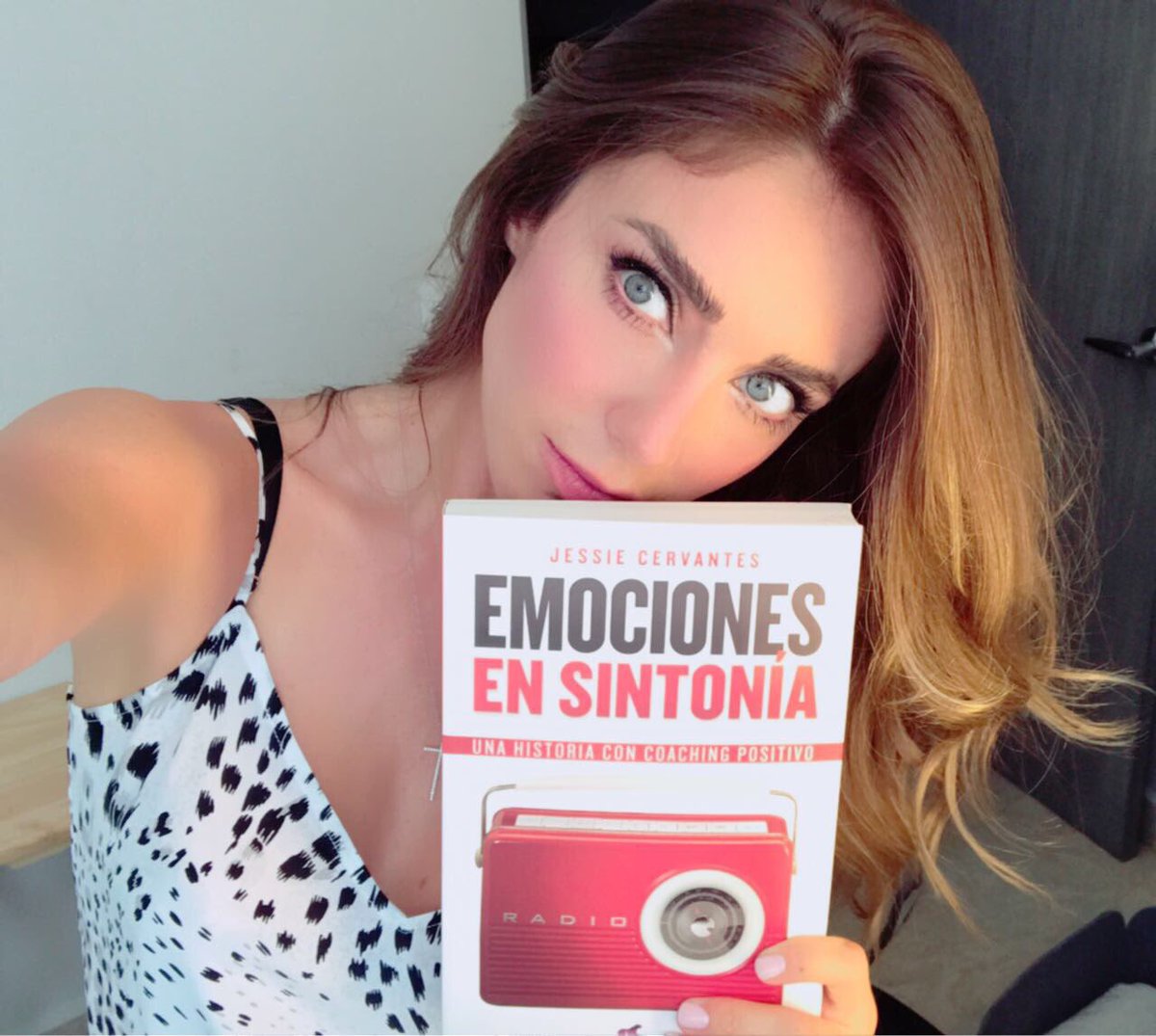 Media Tweets by Anahi (@Anahi) | Twitter