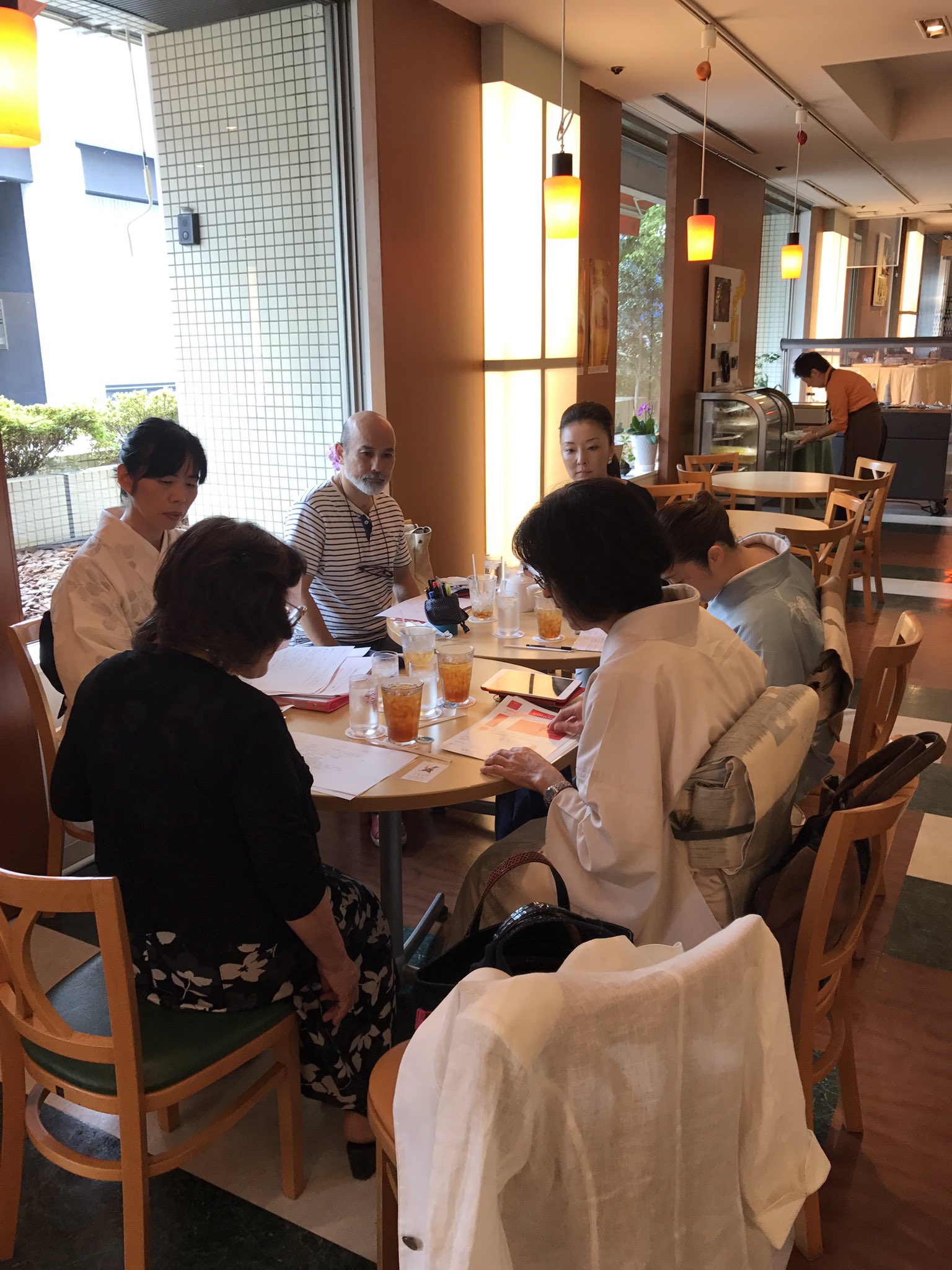 鈴木ひろ子（船橋市議会議員） On Twitter 22日 朝10時 船橋市内 グランドホテルにて。 きものプロジェクトの打ち合わせ。 頑張るぞ💪 鈴木健三 プロレス 