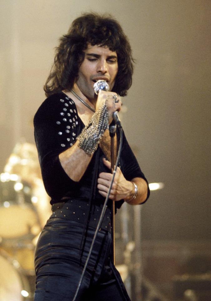 Freddie Mercurys Birthday Celebration Happybdayto