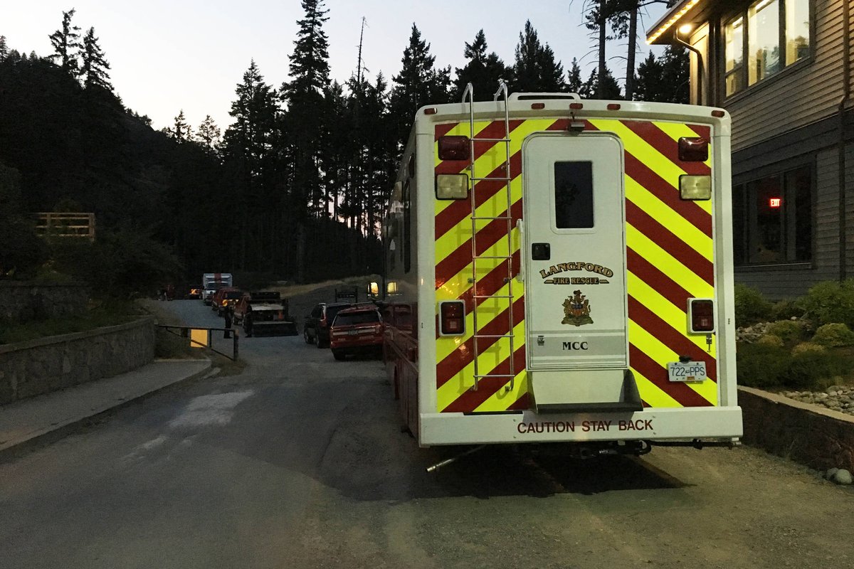 Young woman seriously injured in 65-foot fall on Mount Finlayson dlvr ...