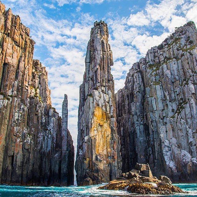 Tasman Peninsula's 300 m high Dolerite pillars & cliffs at Cape Hauy ...