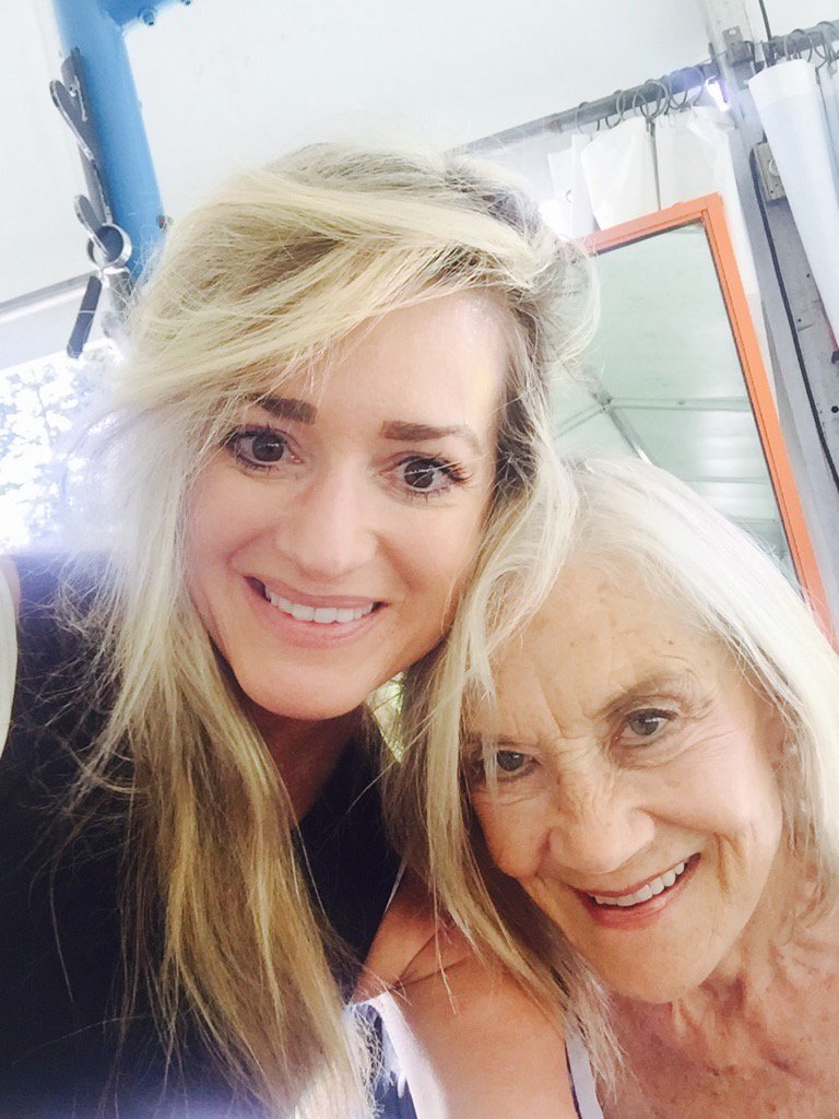 Catherine Murray's Instagram, Twitter & Facebook on IDCrawl