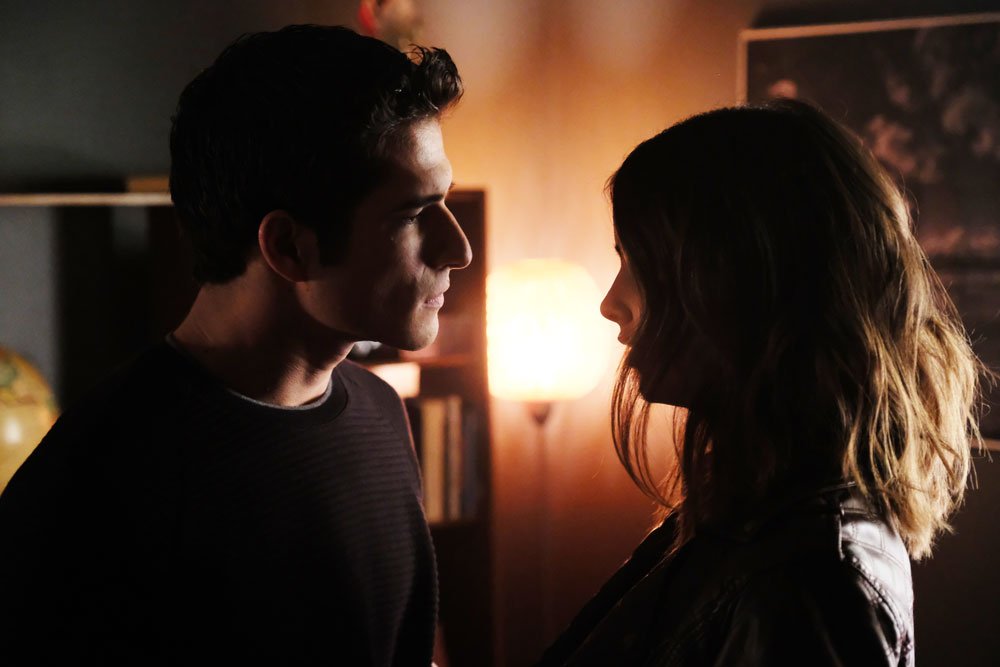 Scott and malia are getting 😘 close 😘 tonight, and i'm so here for it ...