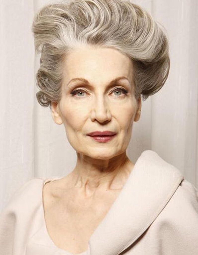 Bella Habibi serving 90s supermodelese for Vogue Brazil | Page 2 ...