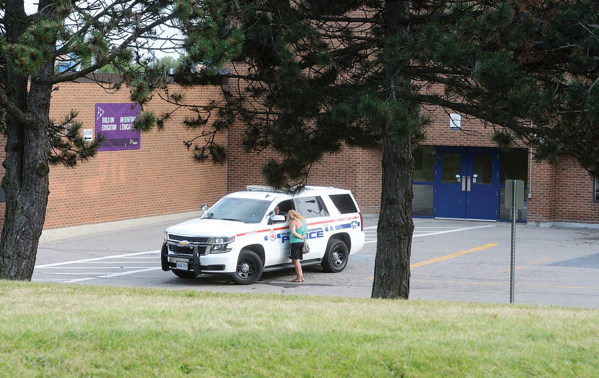 Stabbing at #GL Roberts #Oshawa, suspect still being sought ...