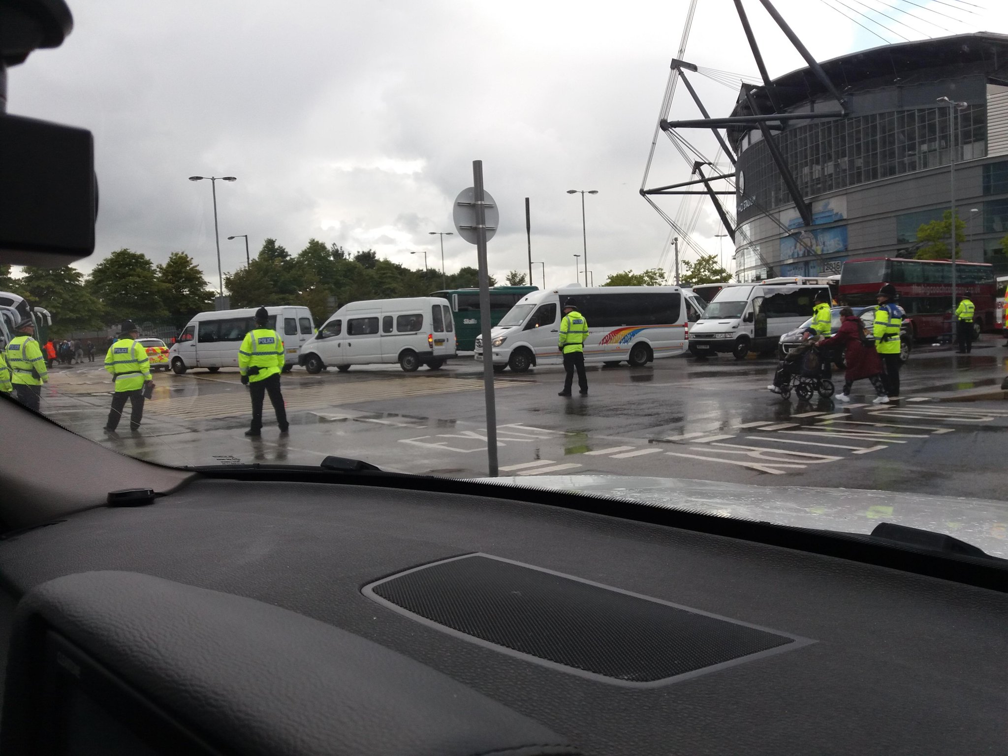 Gmp Traffic On Twitter Just Assisting The Liverpool Fans Leave The