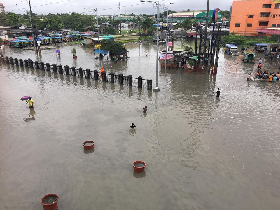 TINGNAN: Baha sa Zapote, Las Piñas | Kuha ni Nicolo Masakayan ...