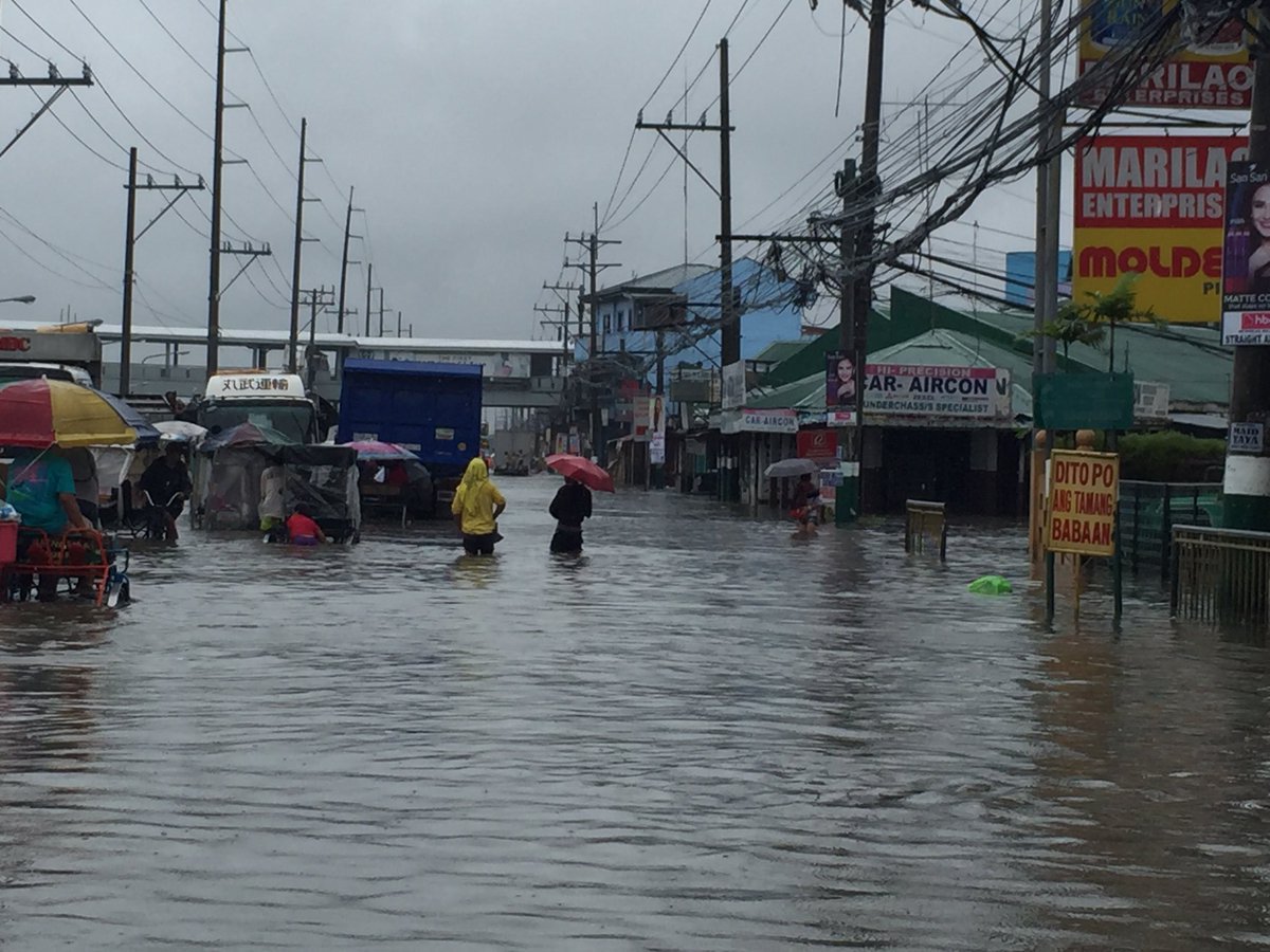 Heavy flooding along McArthur Hi-way in Marilao, Bulacan; not passable ...