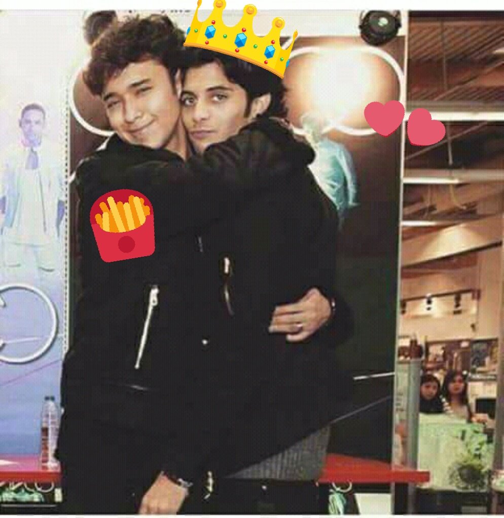 Morena De Colon on Twitter: "Momento joerick 👑🍟…