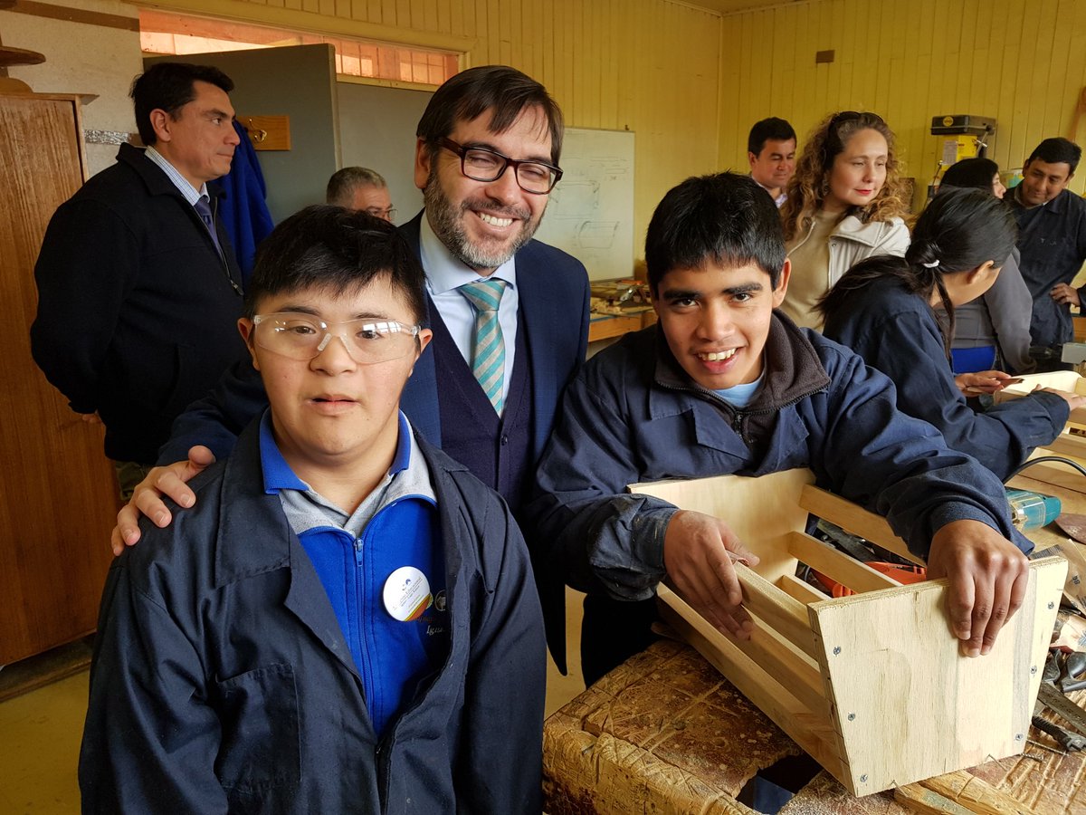 Director nacional conoce los talleres laborales del complejo ...