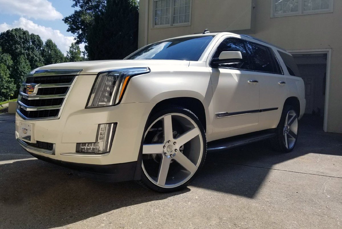 Escalade With 24 Inch Rims