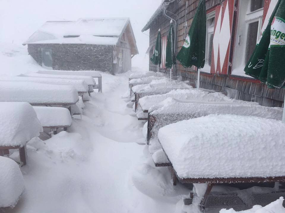 Sierra Nevada alcanza los 3,5 metros de nieve polvo - Noticias ...