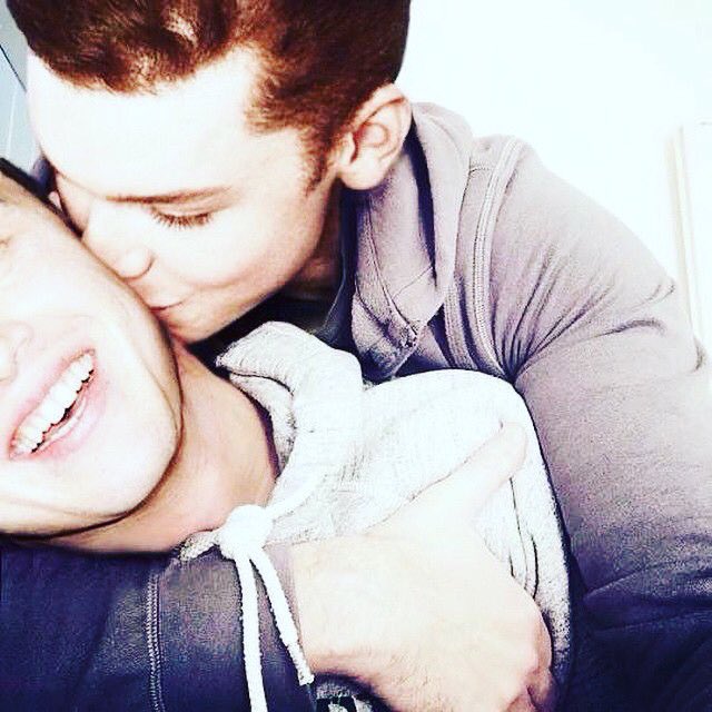 Noel Fisher And Cameron Monaghan Kiss