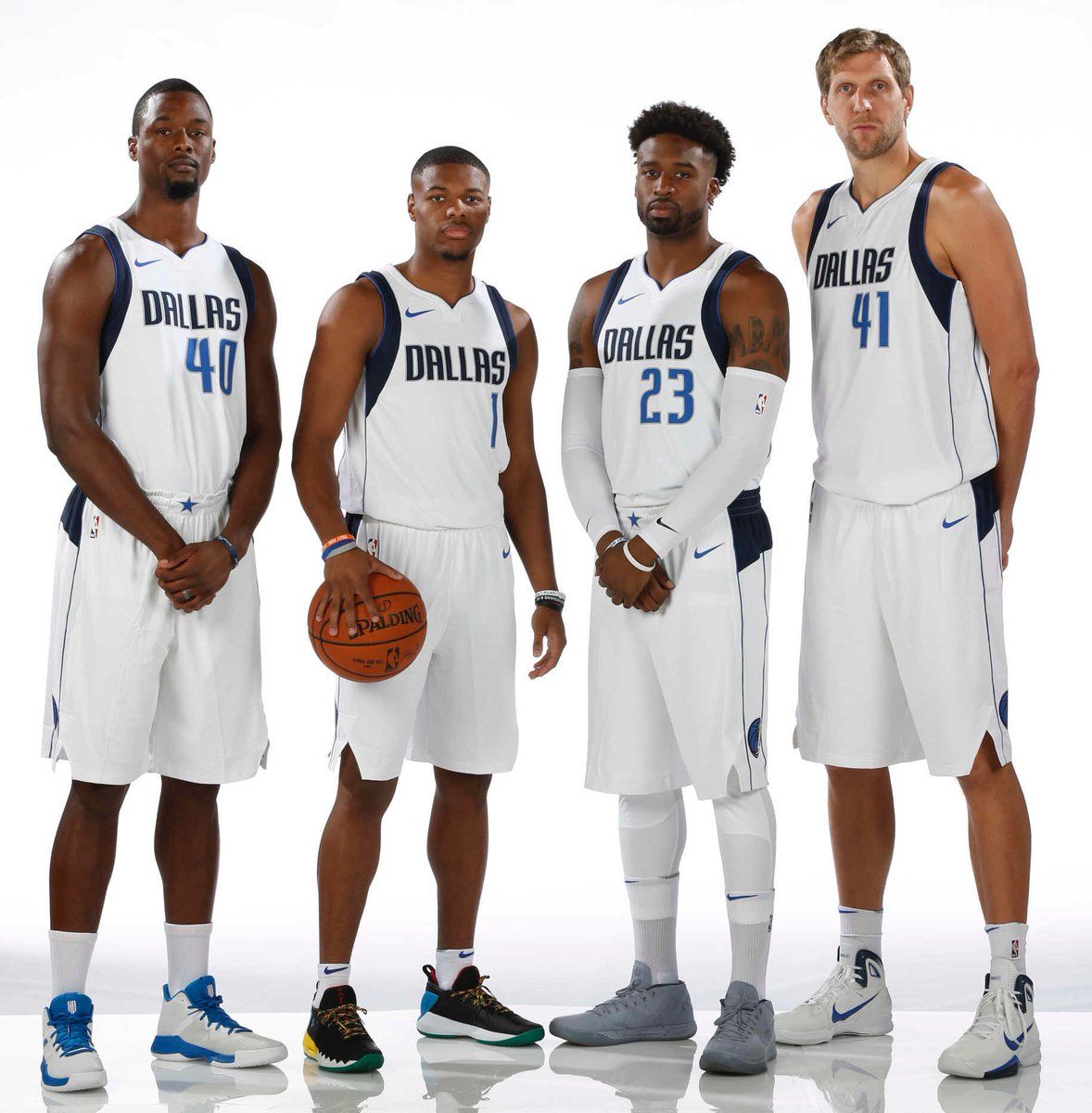 Dirk Nowitzki Hyperdunk 2022