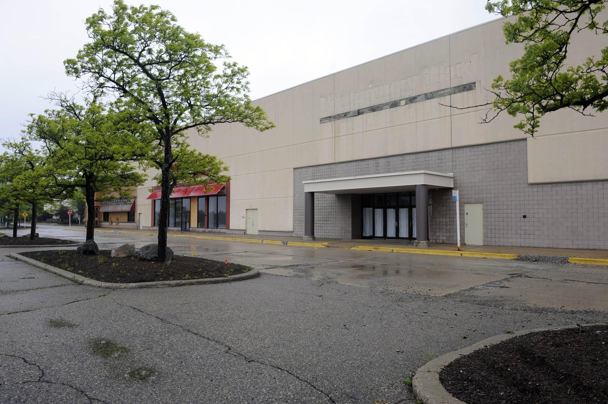 Waterford Twp. leaders move forward on razing long-vacant Summit Place ...