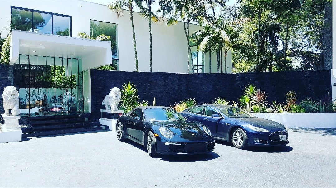 Nice House With Car