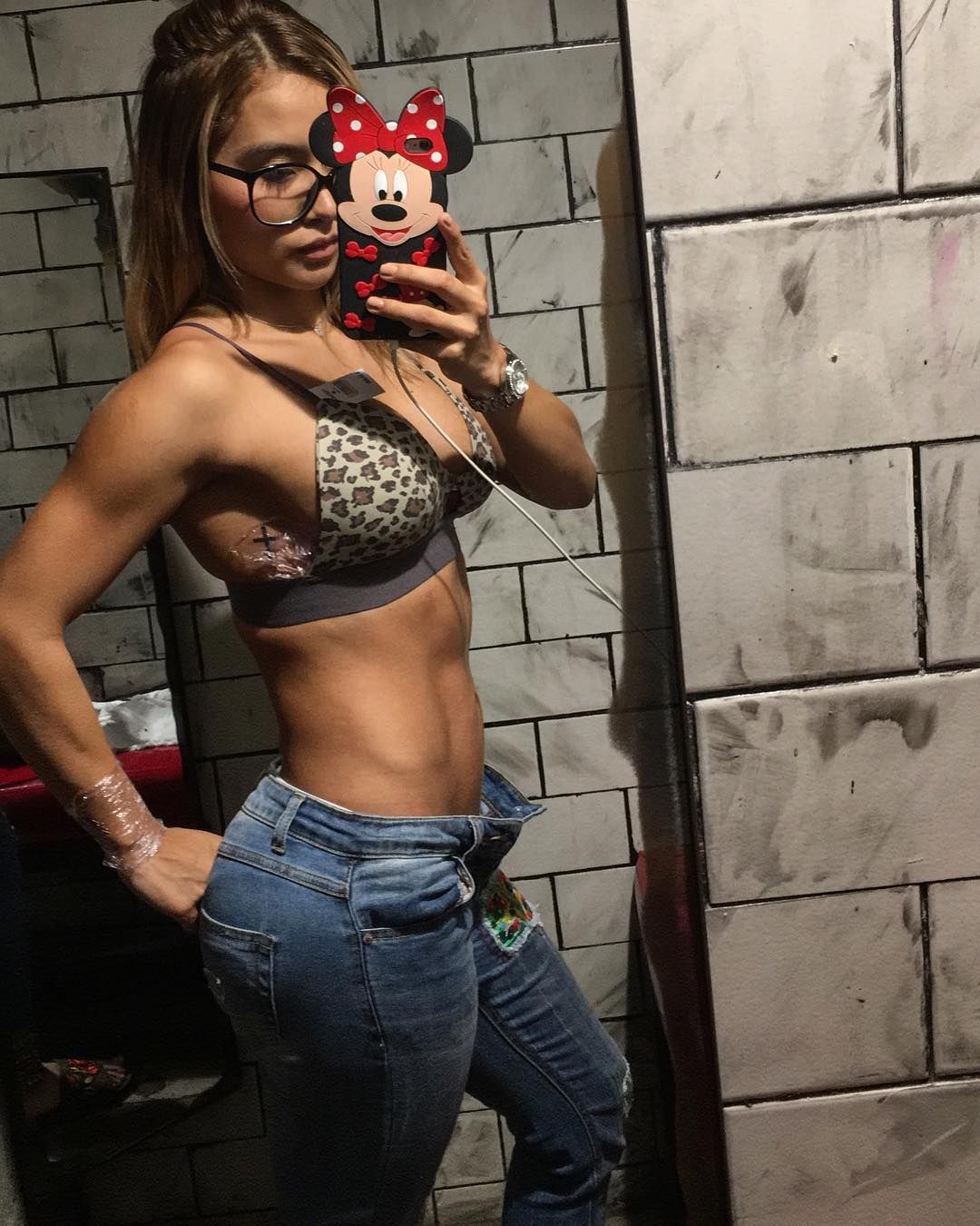 Mujeres Bellaz on Twitter: "Que cuerpazo https://t.co/yrzatiQa8Q https://t.co/ntiqoklmJD" / Twitter